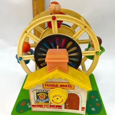 Wind-up Toy Ferris Wheel with people | EstateSales.org