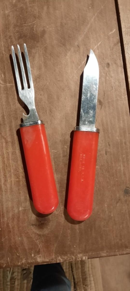ARMY OR CAMPING FORK KNIFE THAT SLIDE TOGETHER | EstateSales.org