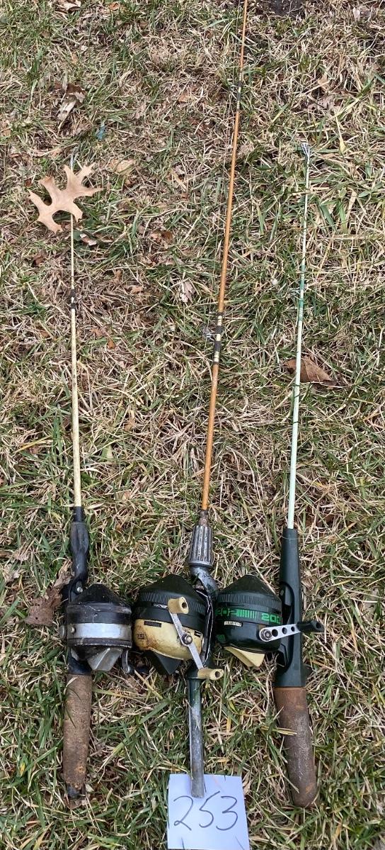 Short Fishing Poles | EstateSales.org