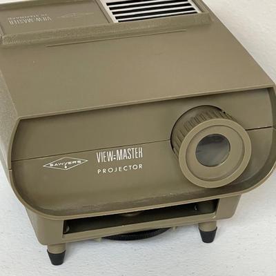 VIEW MASTER ~ Projector & Accessories | EstateSales.org