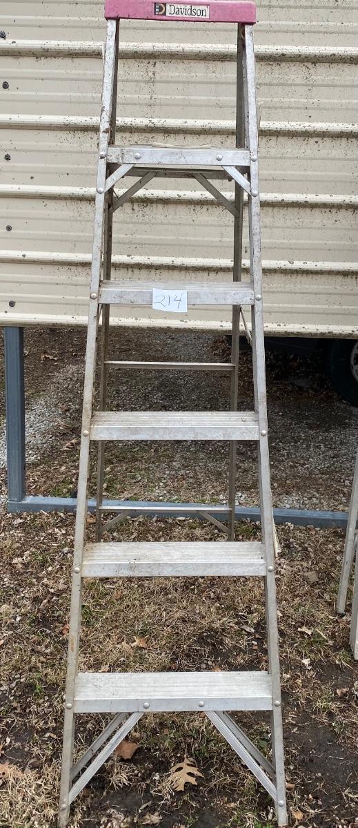 5” Step Ladder | EstateSales.org