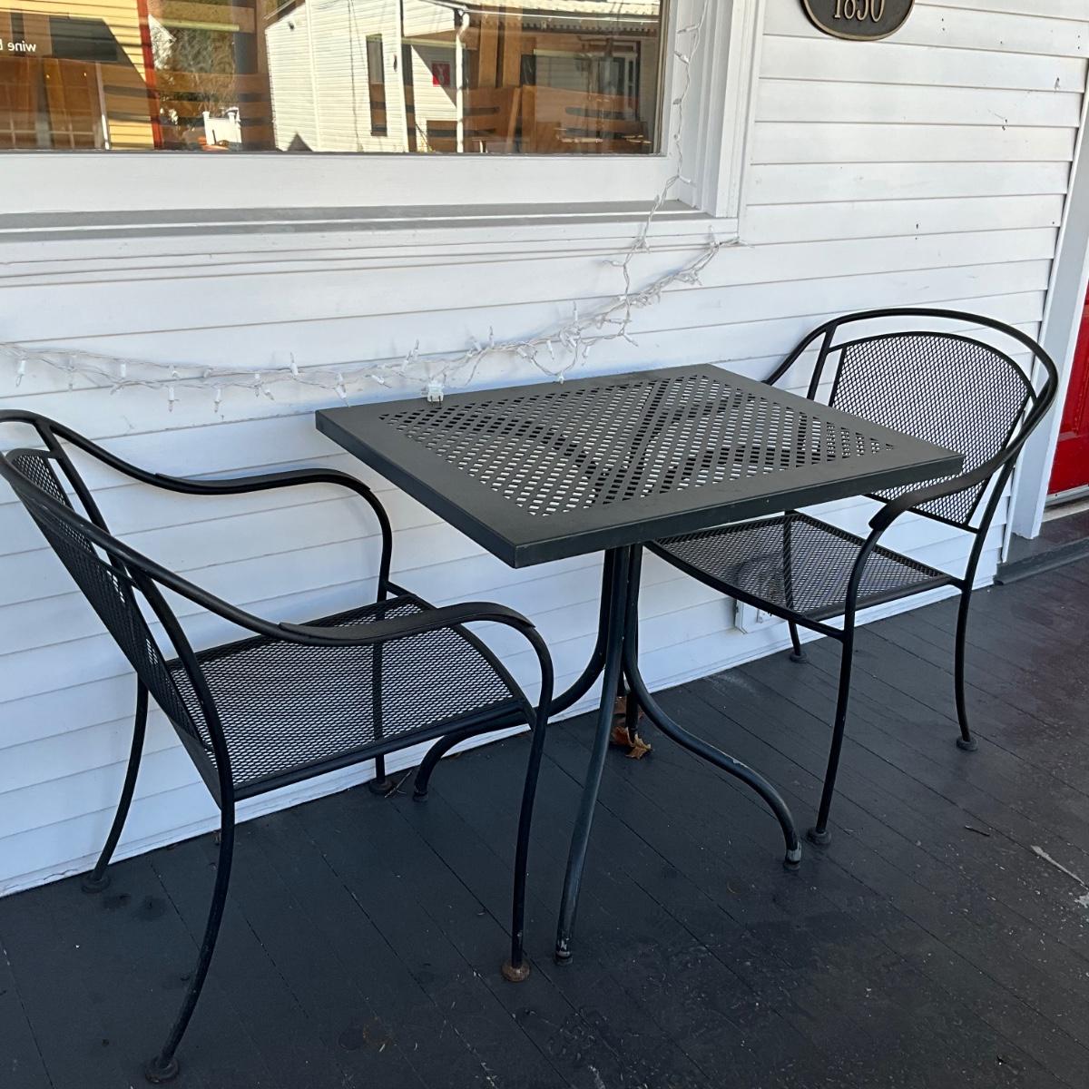 169 Black Metal 3pc Bistro Set | EstateSales.org