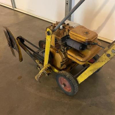 McLane 4-Wheeled 9” Edger | EstateSales.org