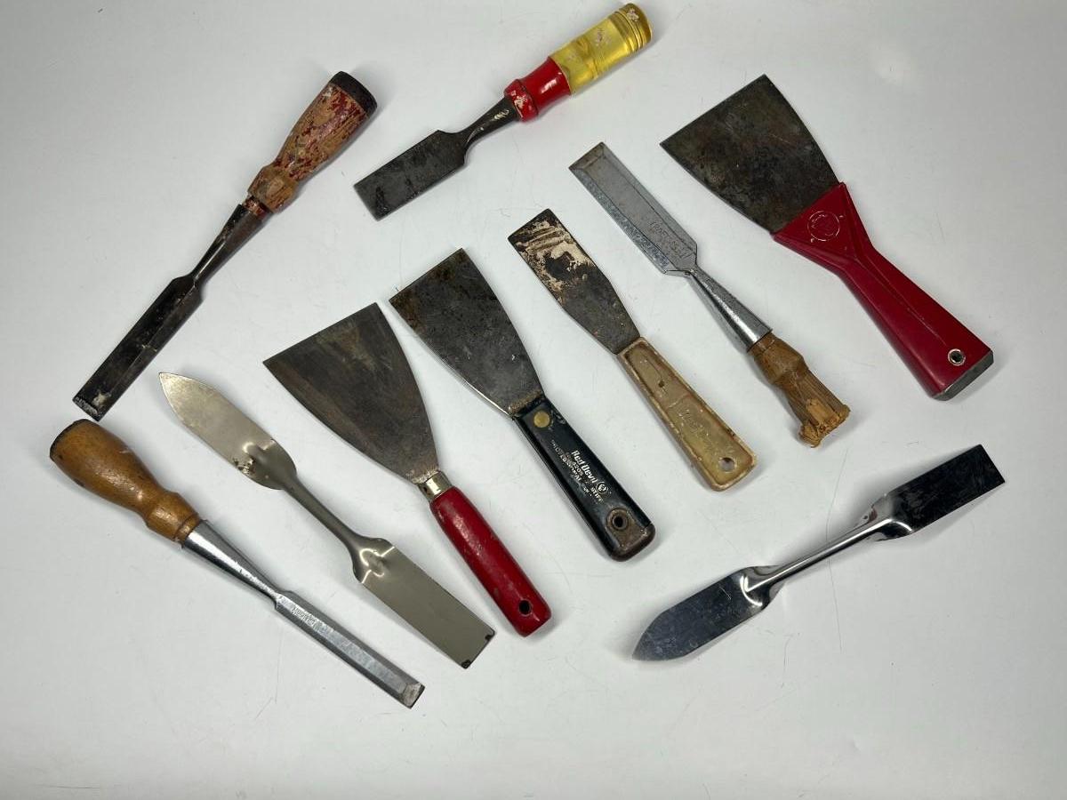Lot of Plastic Metal Tool Paint Chisel Scrapers | EstateSales.org