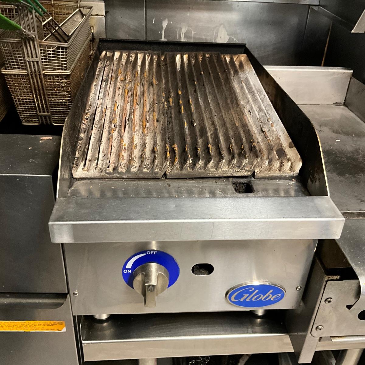 432 Globe Charbroiler with Cast Iron Grates | EstateSales.org