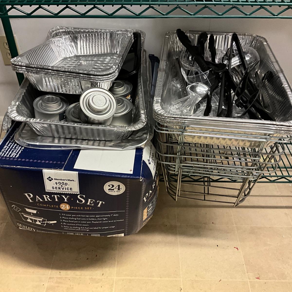 472 Aluminum Party Set Food Service 24pc set and more | EstateSales.org