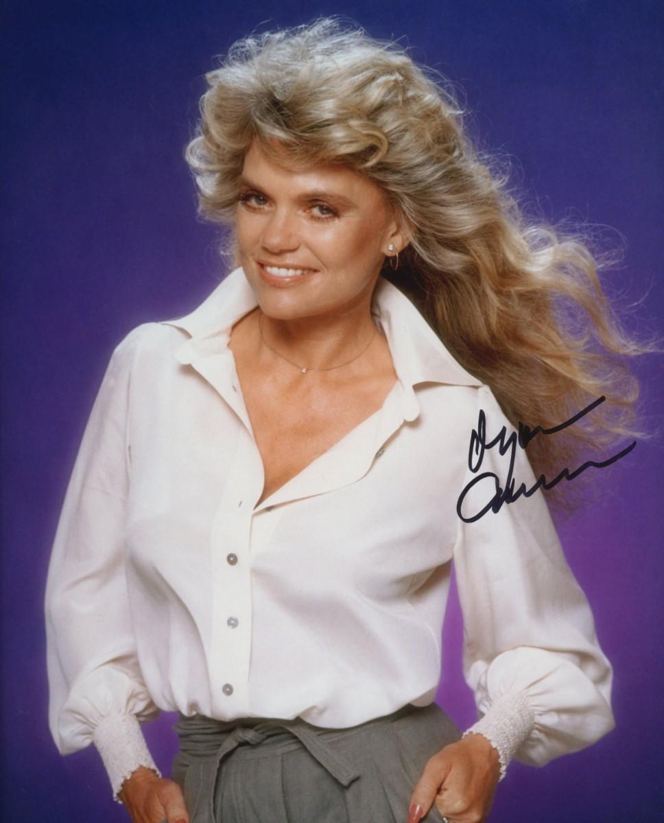 Dyan Cannon signed photo | EstateSales.org