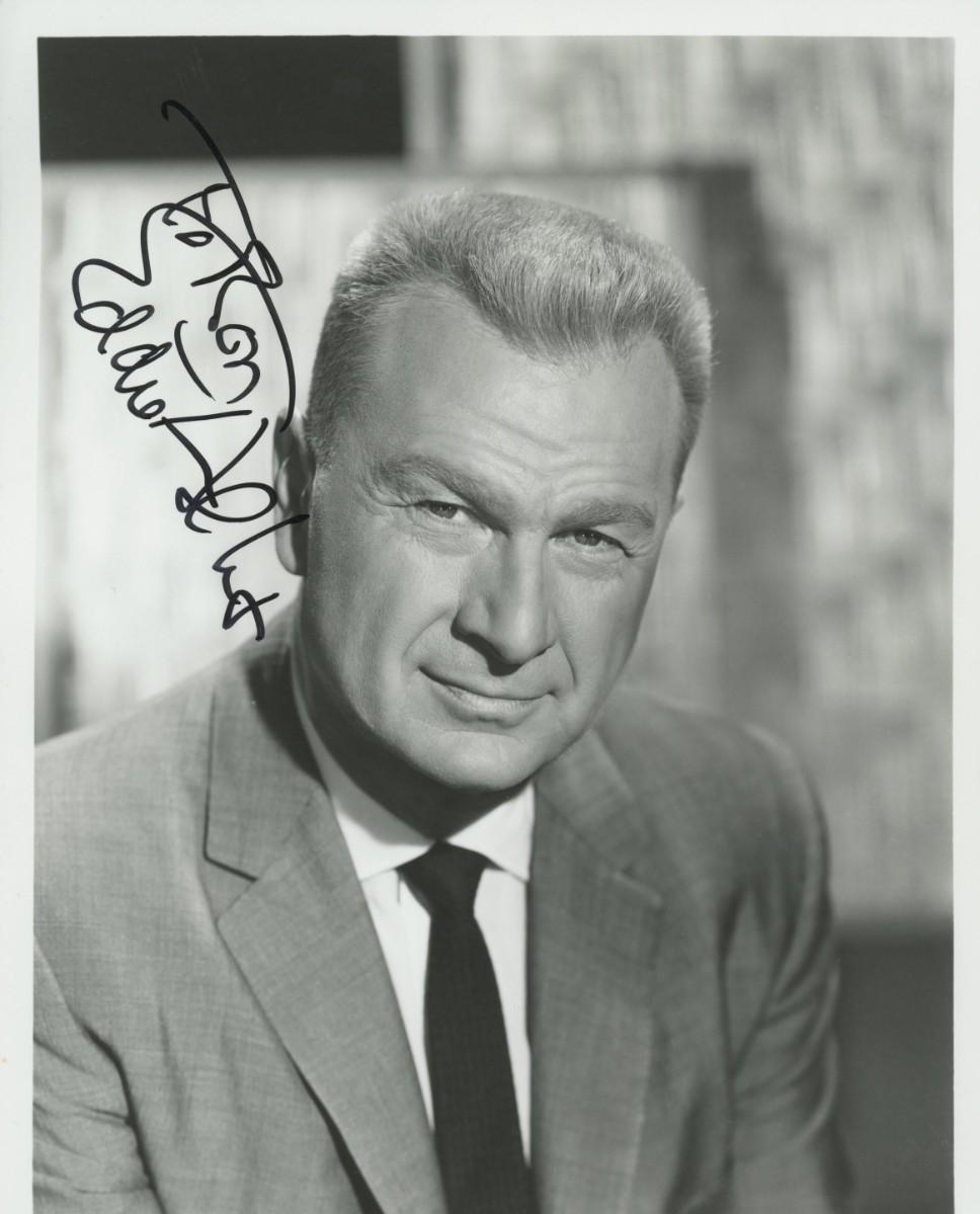 Eddie Albert signed photo | EstateSales.org