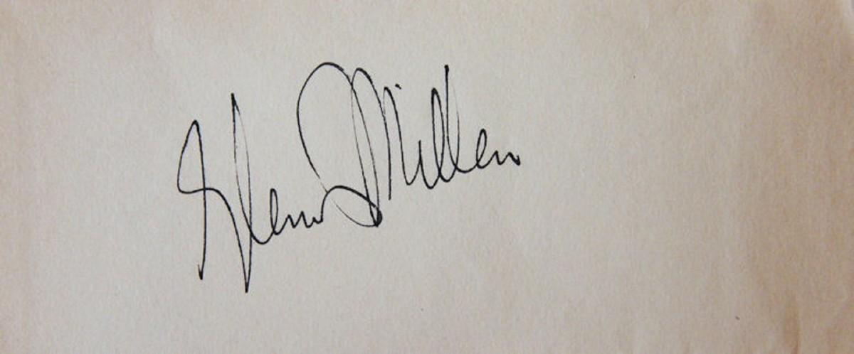Glenn Miller signature slip | EstateSales.org