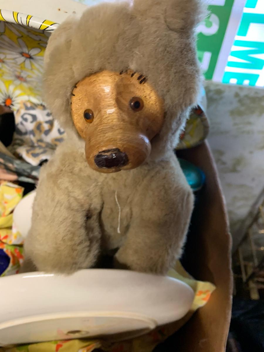 sugar loaf wooden faced bear | EstateSales.org