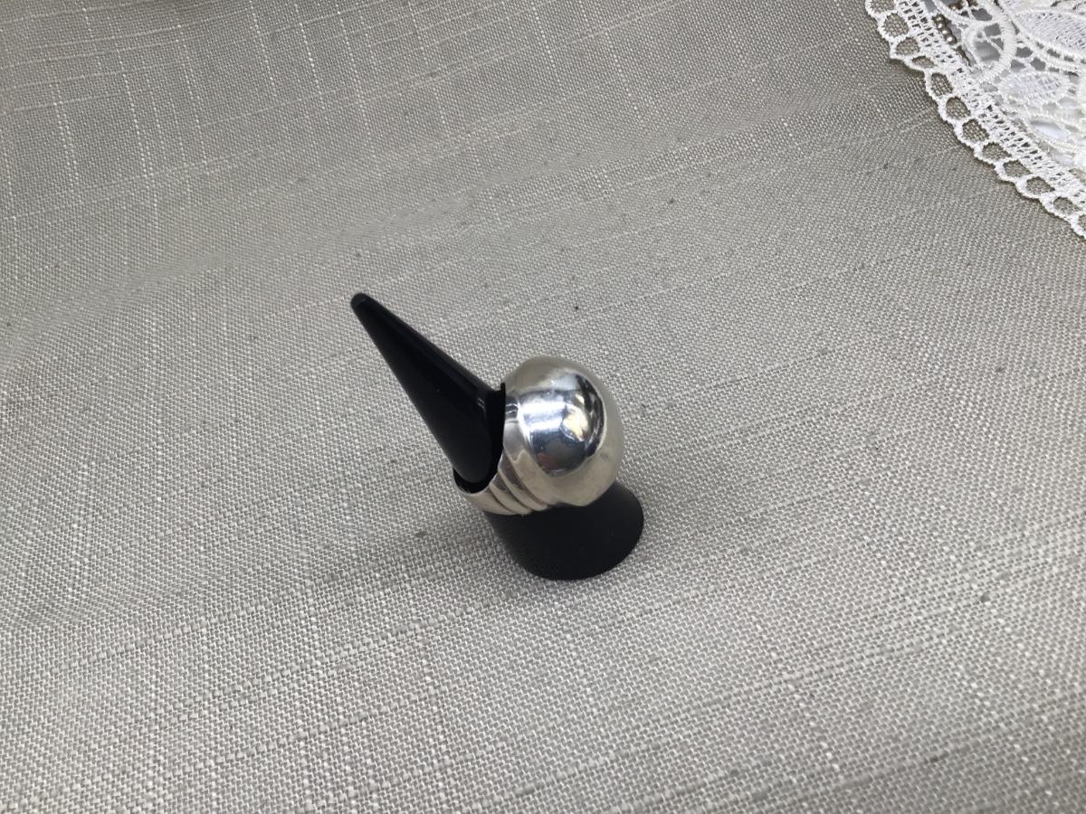 Chunky Sterling Silver Button Ring | EstateSales.org