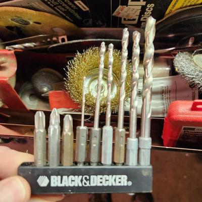 Vintage Dunlap Metal Tool box and Contents | EstateSales.org