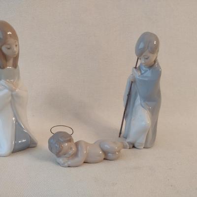 Lladro Three Piece Nativity Scene Mary, Joseph, and the Baby Jesus ...