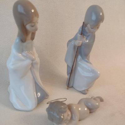 Lladro Three Piece Nativity Scene Mary, Joseph, and the Baby Jesus ...