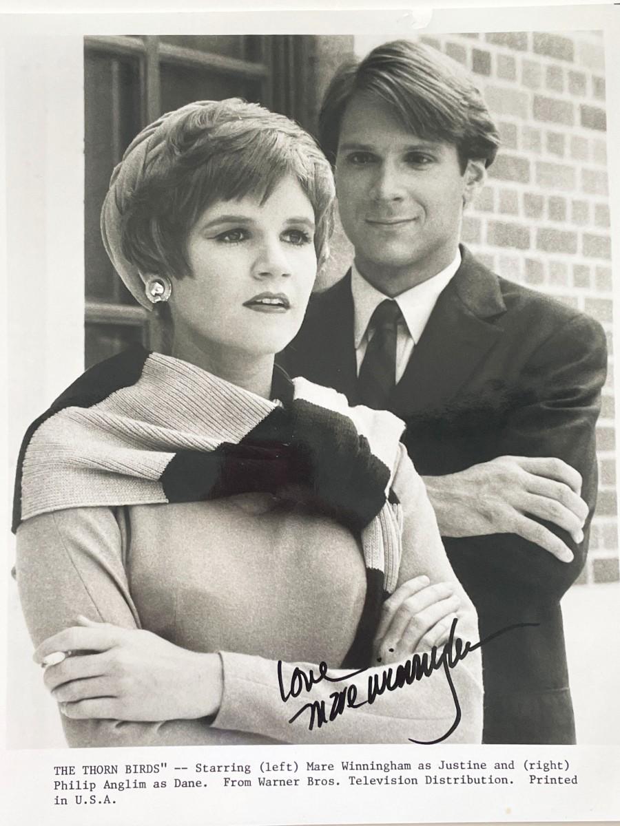 The Thorn Birds Mare Winningham signed movie photo | EstateSales.org