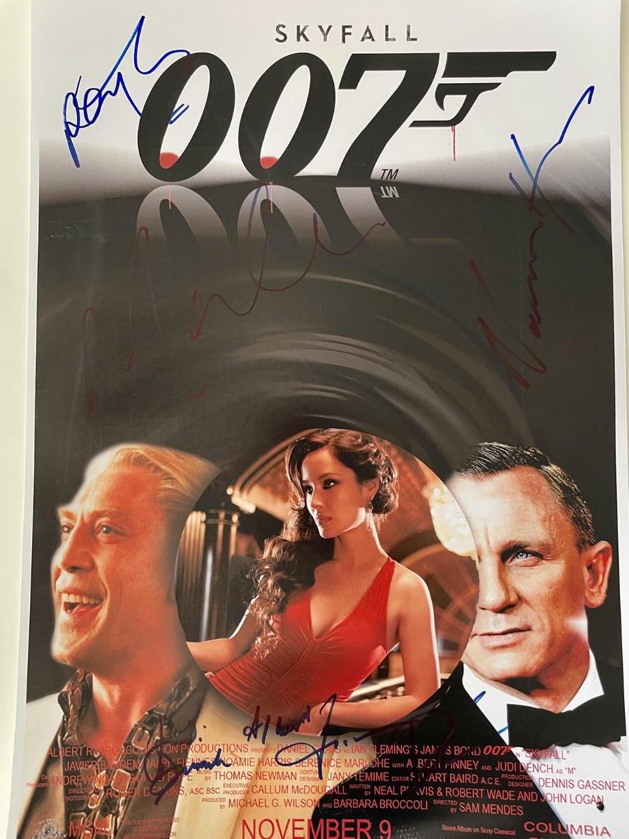 Skyfall cast signed movie poster | EstateSales.org