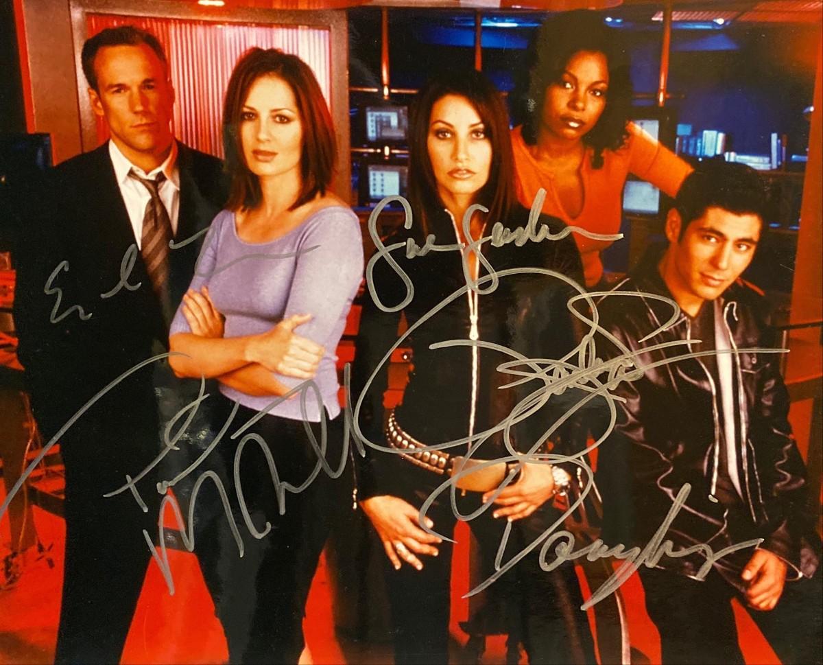 Snoops cast signed photo | EstateSales.org