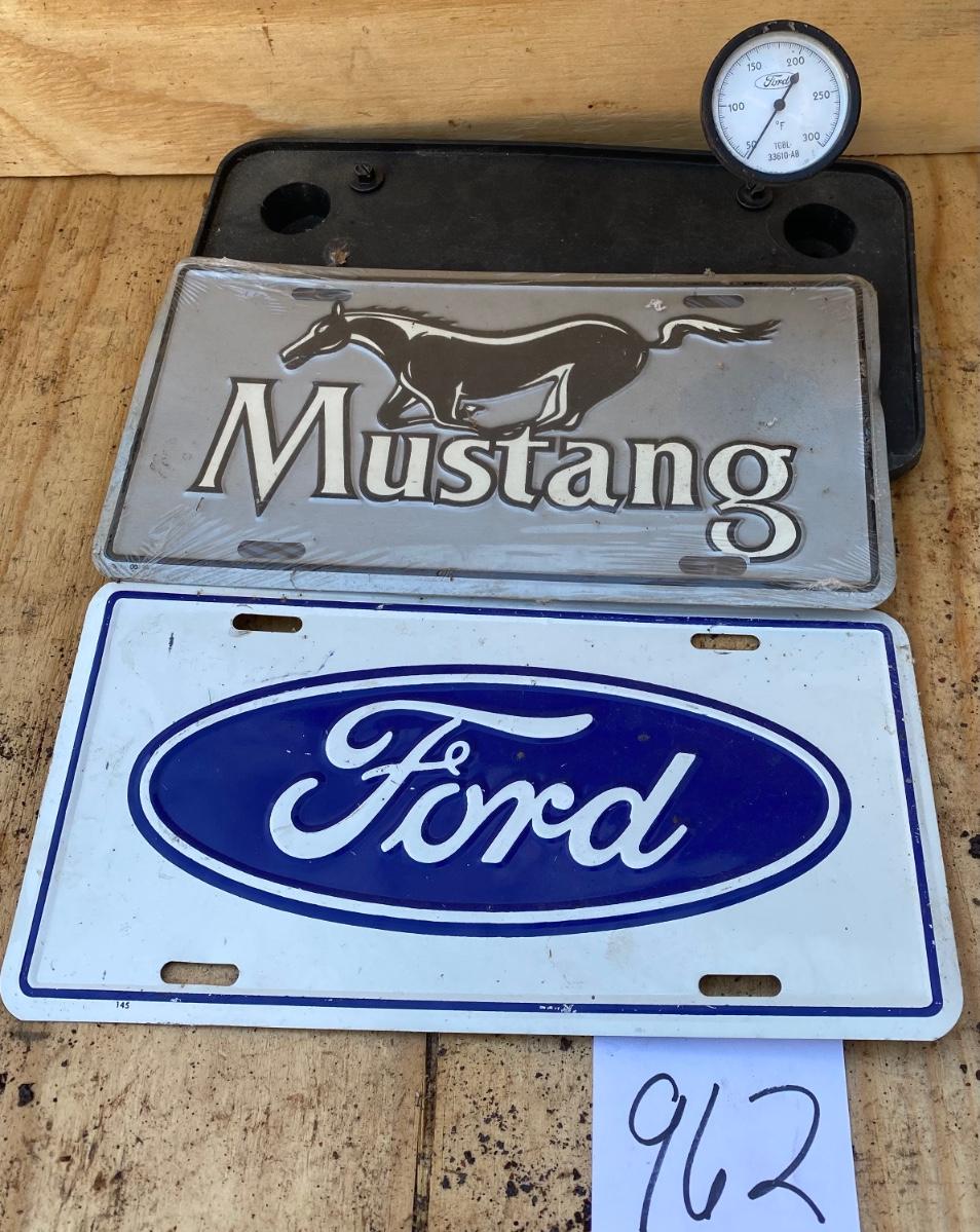 Ford Lot | EstateSales.org