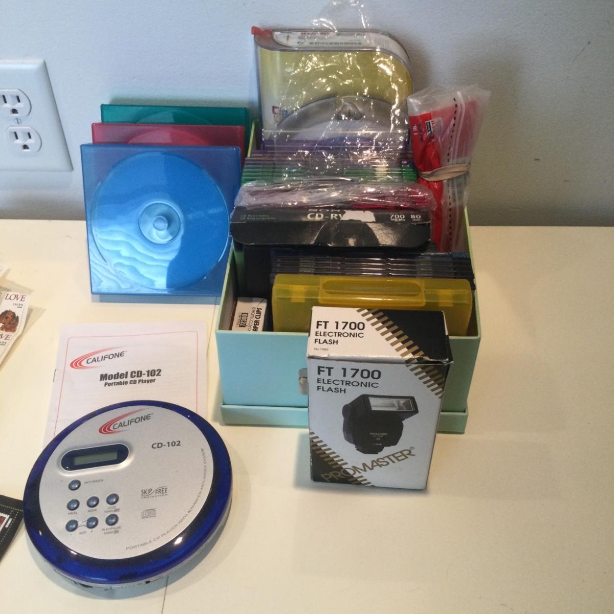 1137 Califone CD Player Lot DV-R CDS Office 2007 | EstateSales.org