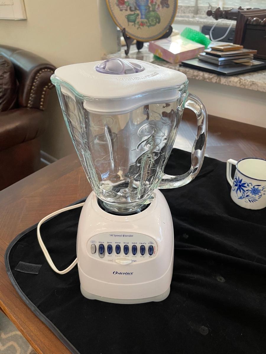 Osterizer 14 speed blender | EstateSales.org