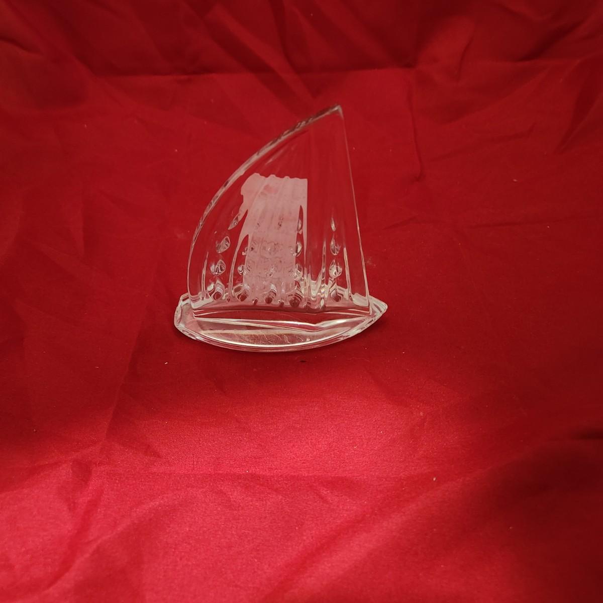 Glass sail boat | EstateSales.org