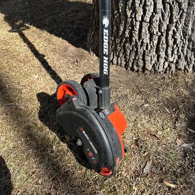 BLACK & DECKER EDGE HOG ELECTRIC EDGER | EstateSales.org
