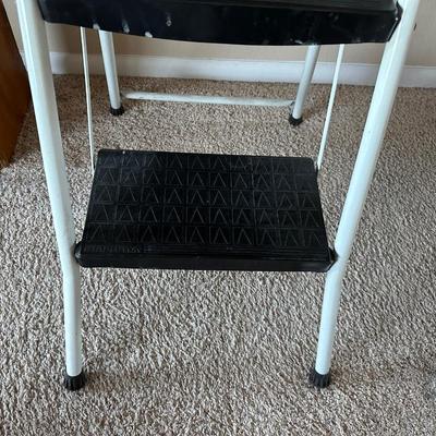 STAPLETON STEP LADDER | EstateSales.org