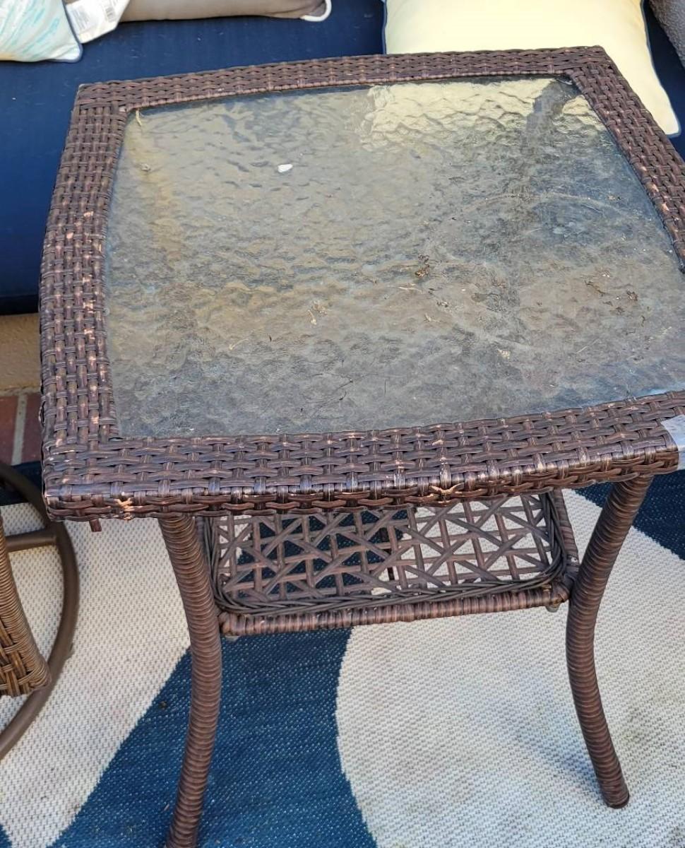 Rattan Table | EstateSales.org