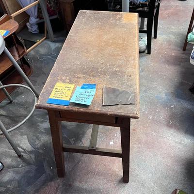 Antique loom weavers bench | EstateSales.org