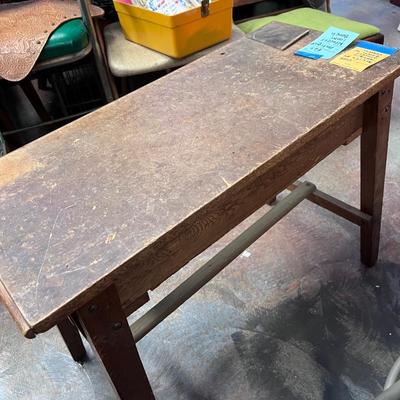 Antique loom weavers bench | EstateSales.org