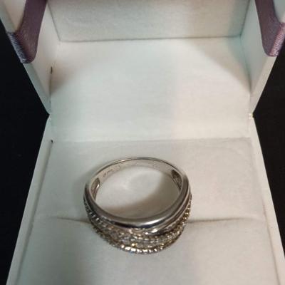 TRI COLOR STONES SET IN STERLING SILVER | EstateSales.org