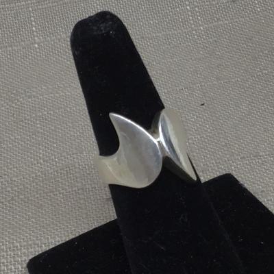 Silver 925 Chunky Pinch Ring | EstateSales.org