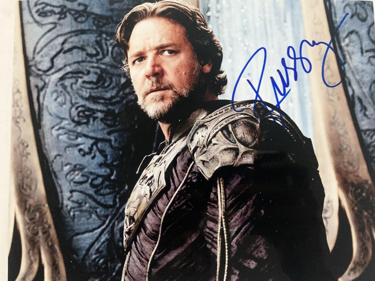 Man Of Steel Russell Crowe signed movie photo | EstateSales.org