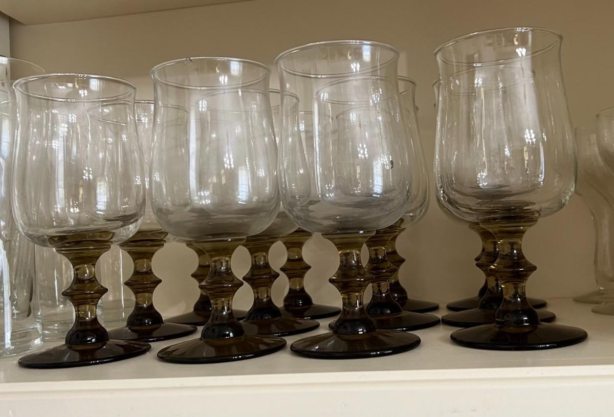 Set of 12 Clear Tulip Shaped Iced Tea Glasses | EstateSales.org