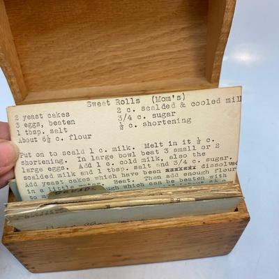 Set of 3 Vintage Recipe Boxes Filled with Handwritten Cut Out Family ...