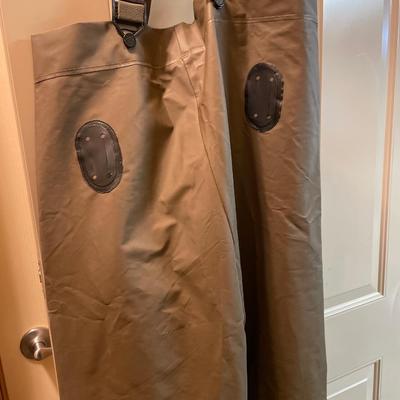 Rainfair Waiters | EstateSales.org