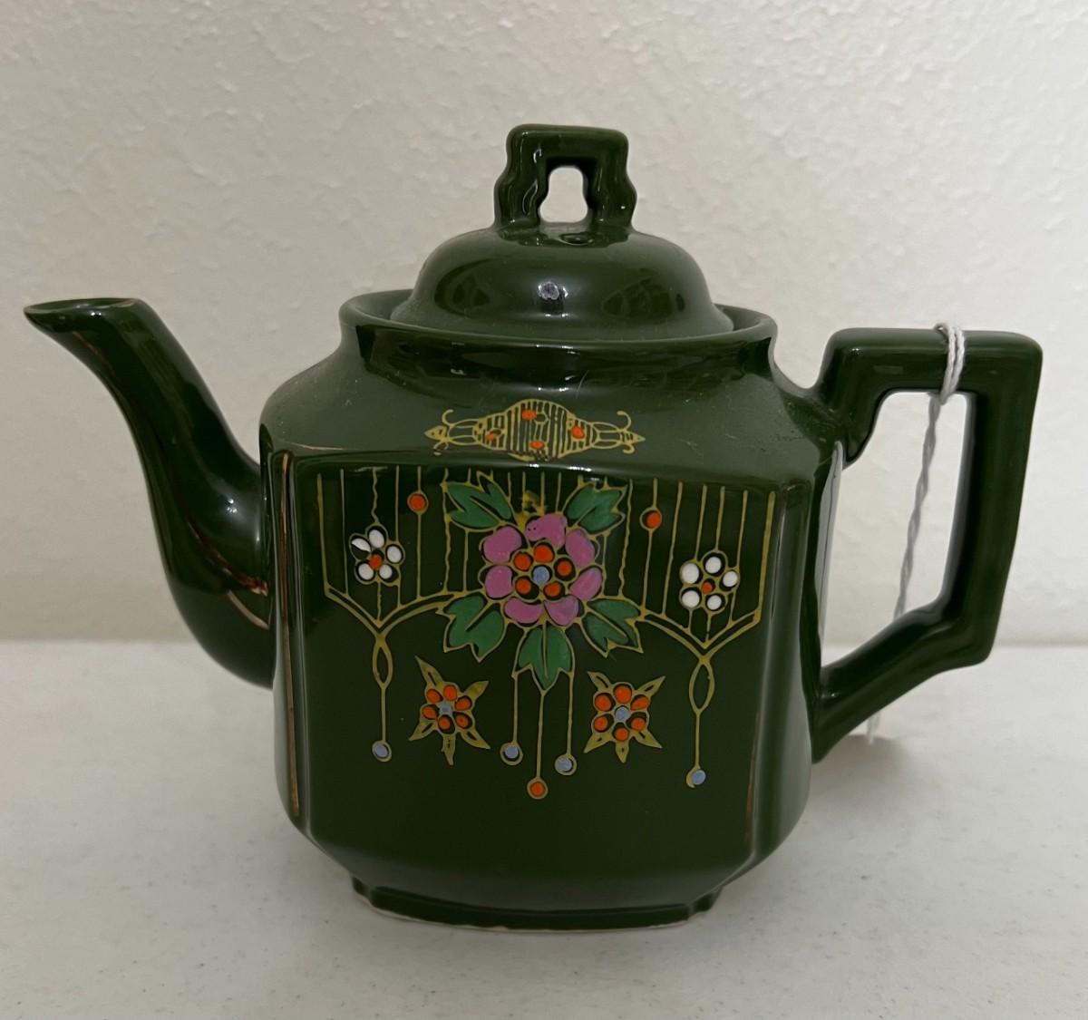 Green Floral Teapot | EstateSales.org