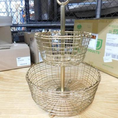 Pair of Gold Metal Wire Displays | EstateSales.org