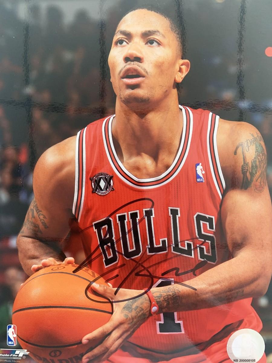 Bulls Derrick Rose signed photo | EstateSales.org