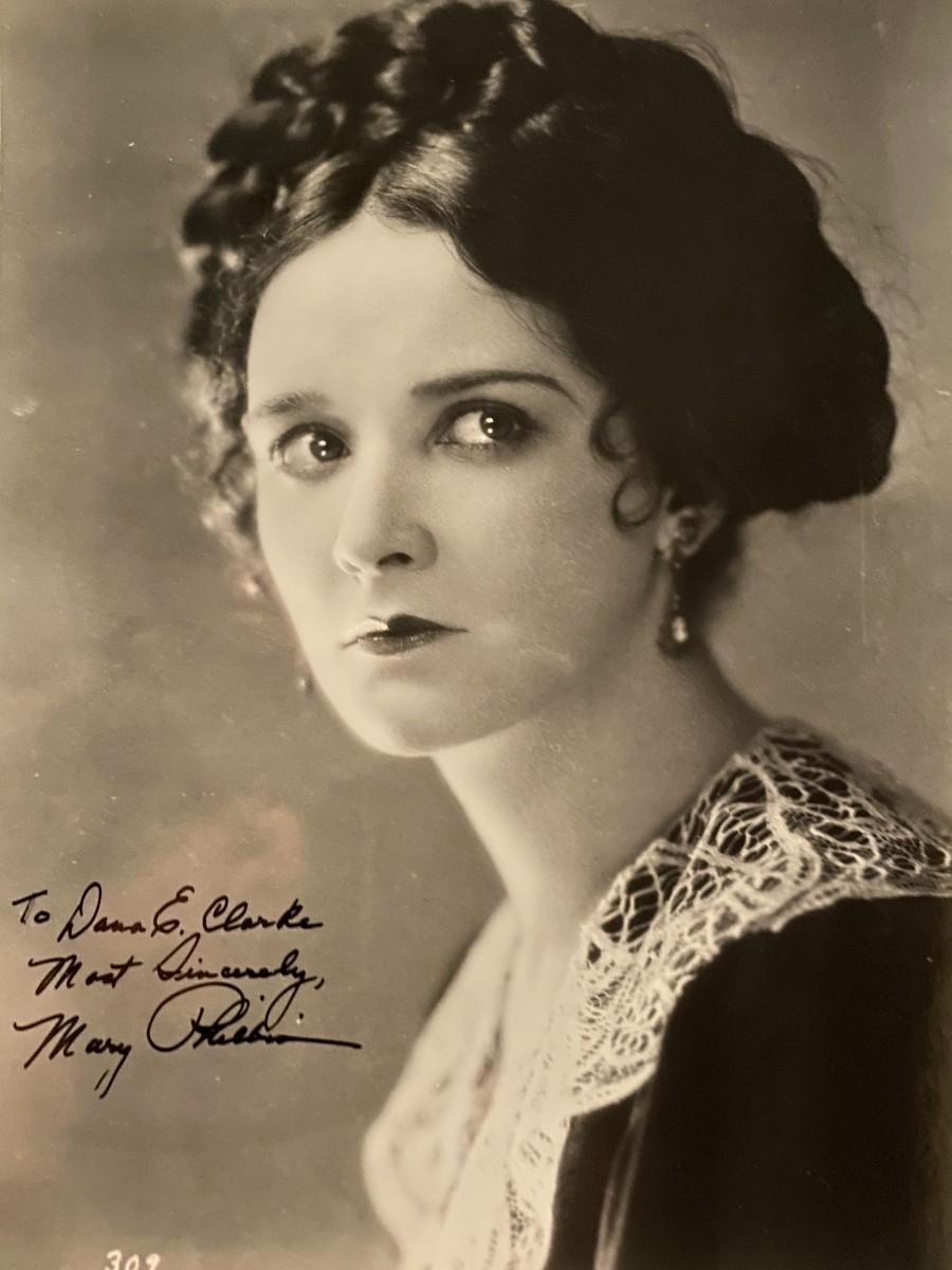 Phantom of the Opera Mary Philbin signed photo | EstateSales.org