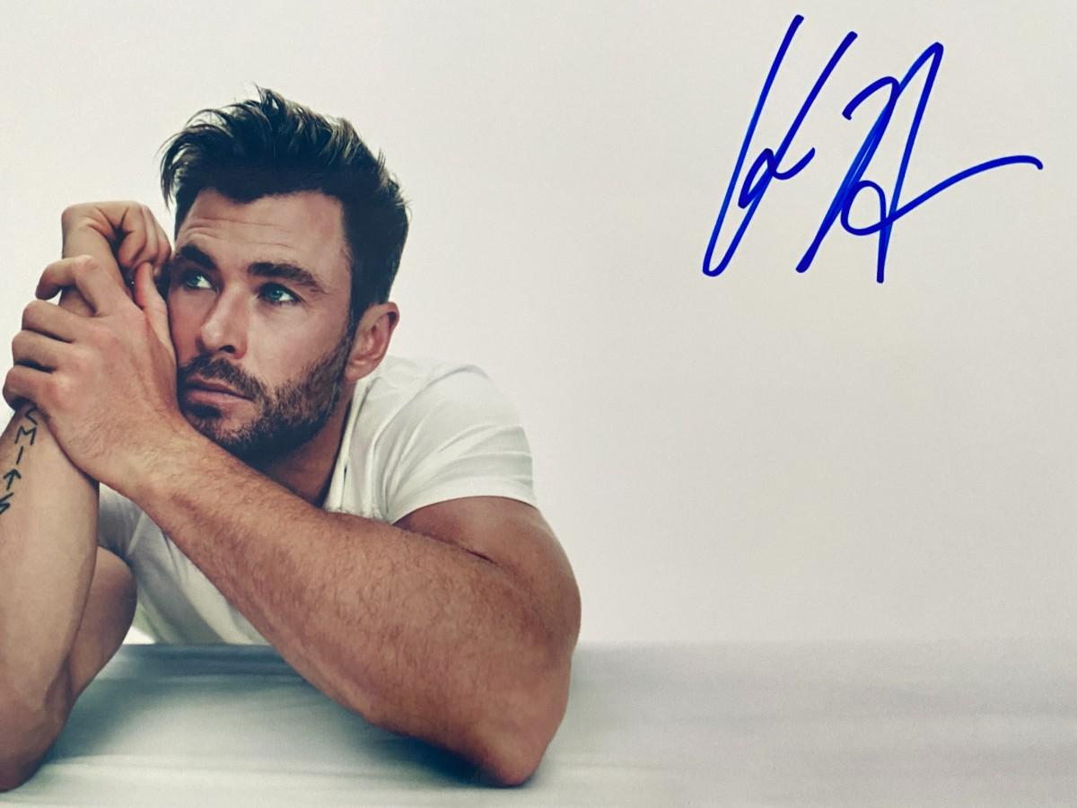 Chris Hemsworth signed photo | EstateSales.org