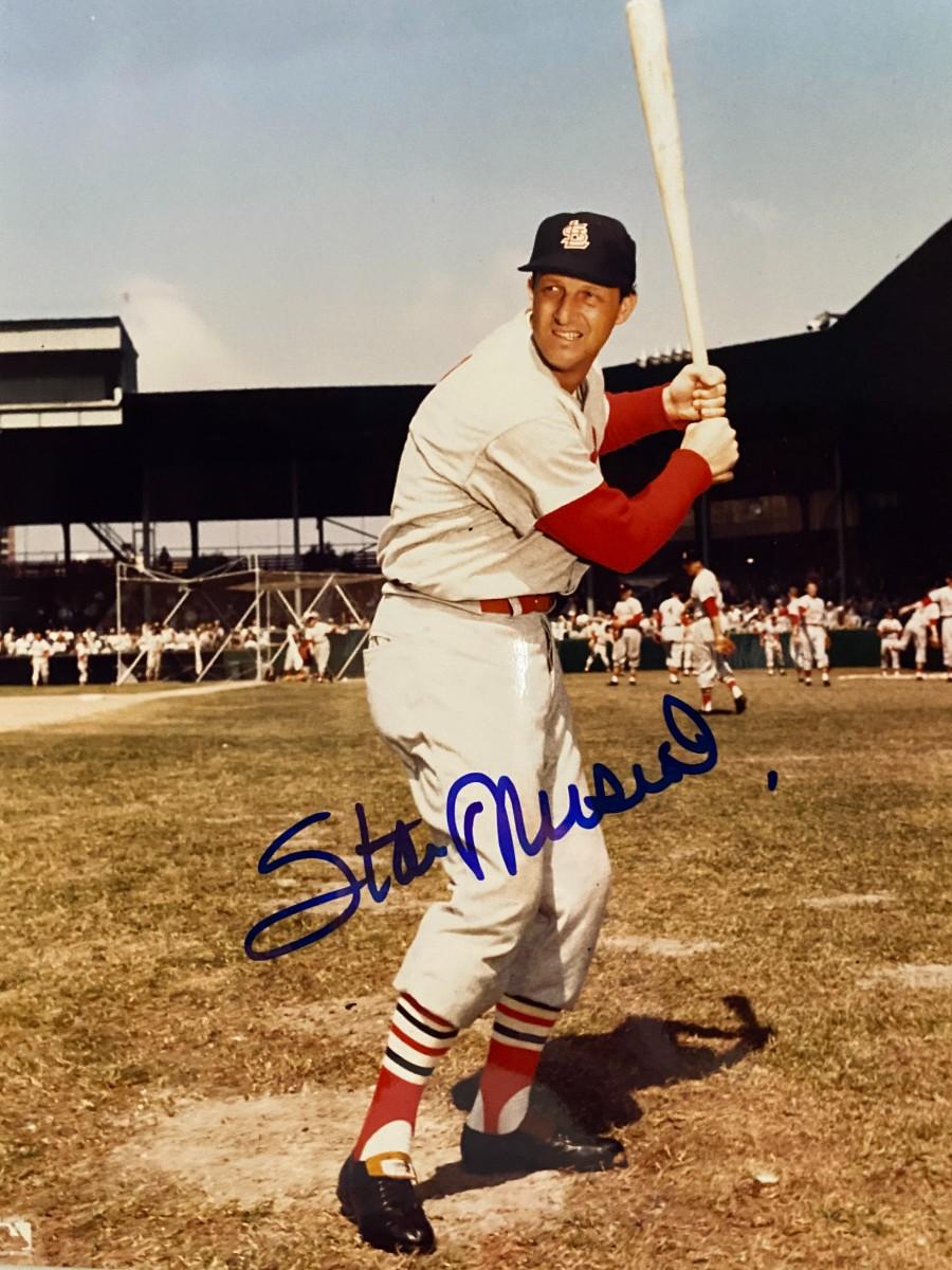 Stan Musial signed photo | EstateSales.org