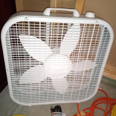 VARIETY OF EXTENSION CORDS, BOX FAN, SURGE BOXES AND HALOGEN WORK LIGHT ...