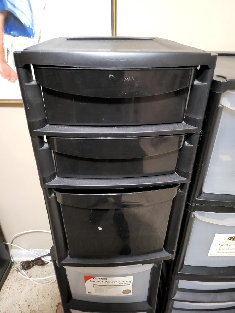 4 Plastic Drawers