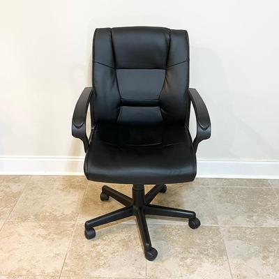 ZHEJIANG HENGLIN ~ Adjustable Office Desk Chair | EstateSales.org
