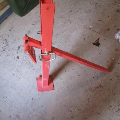 T-Post Lifter | EstateSales.org