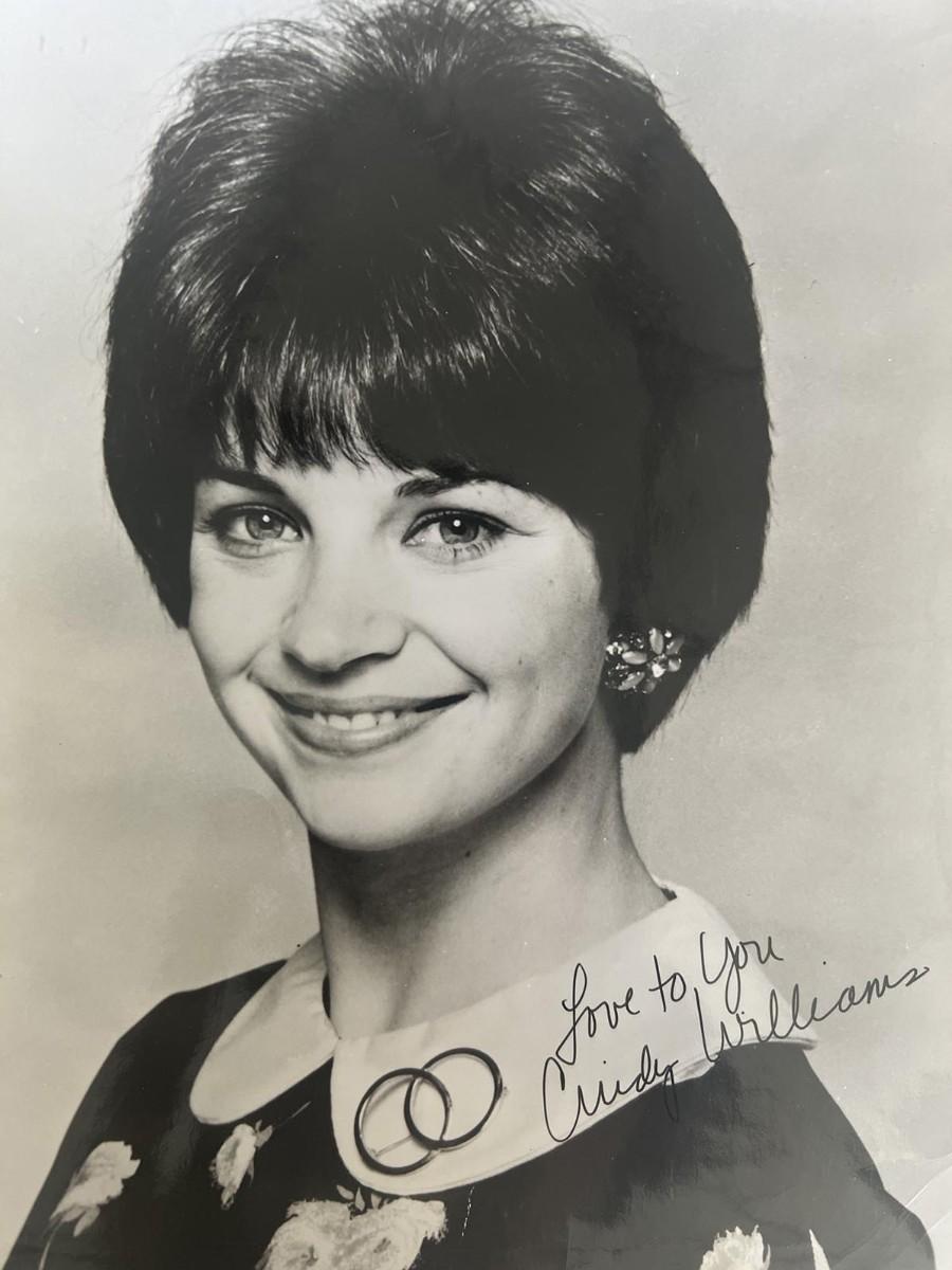 Cindy Williams Signed Photo
