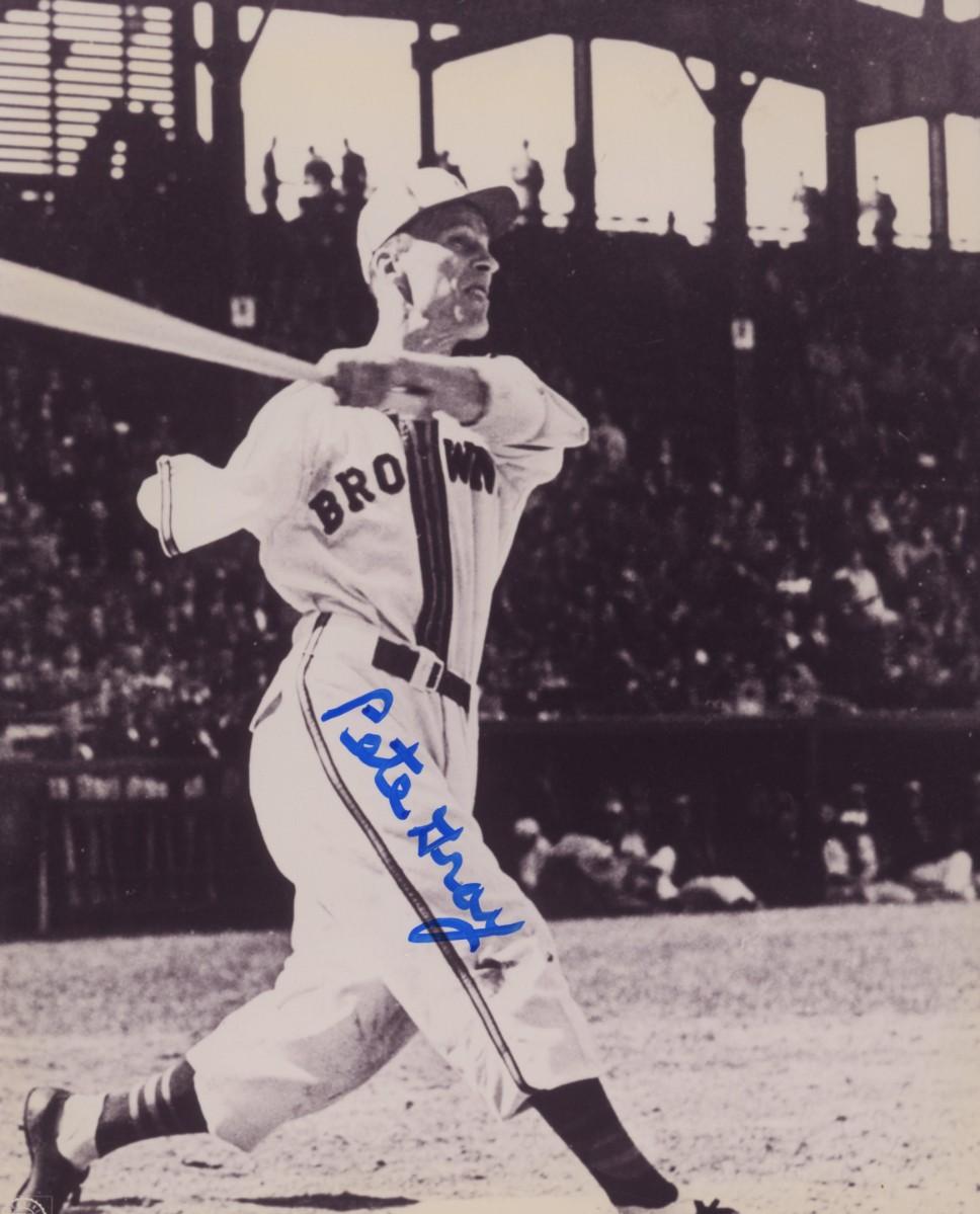 Pete Gray signed photo | EstateSales.org