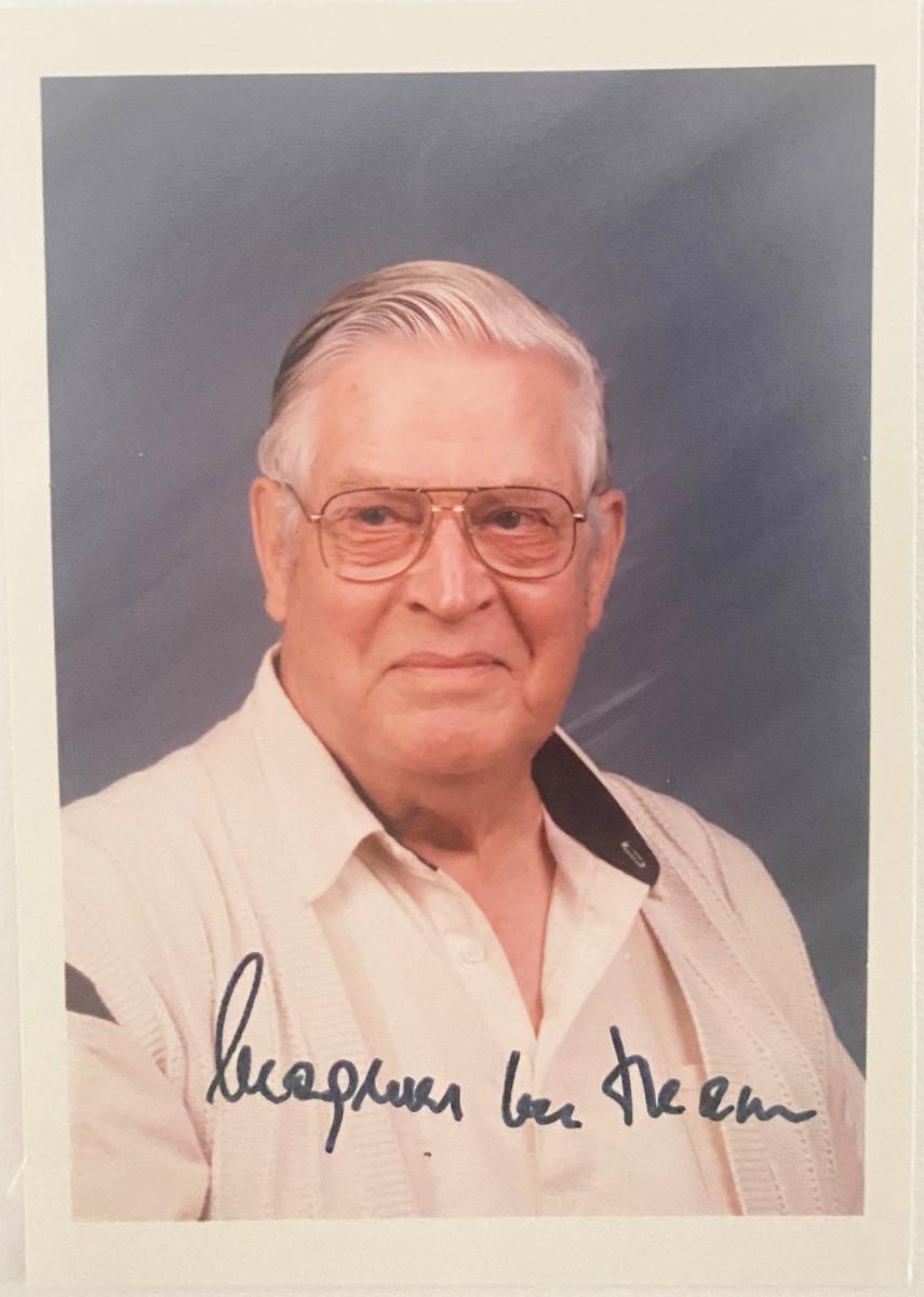 Rocket Pioneer Magnus Von Braun signed photo | EstateSales.org