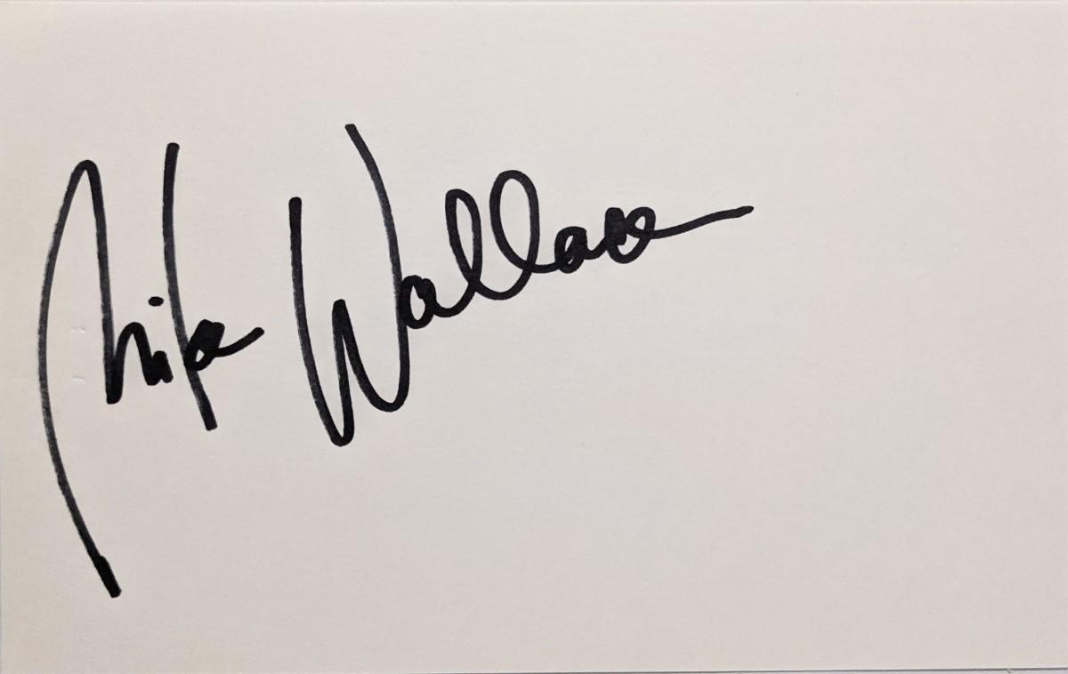 Newscaster Mike Wallace signature | EstateSales.org